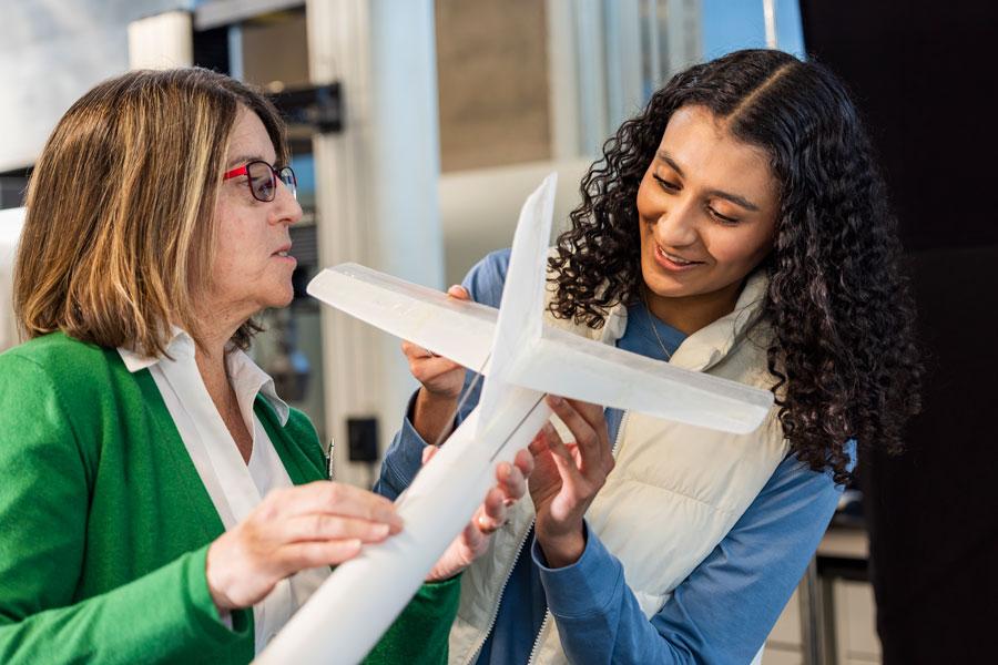 Growing the Fields: Engineering and Computer Science | Baylor Magazine ...